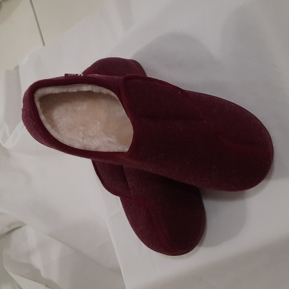 Long Bay | Shoes | Womens Fur Line House Shoes Diabetic Shoes Size 1 ...